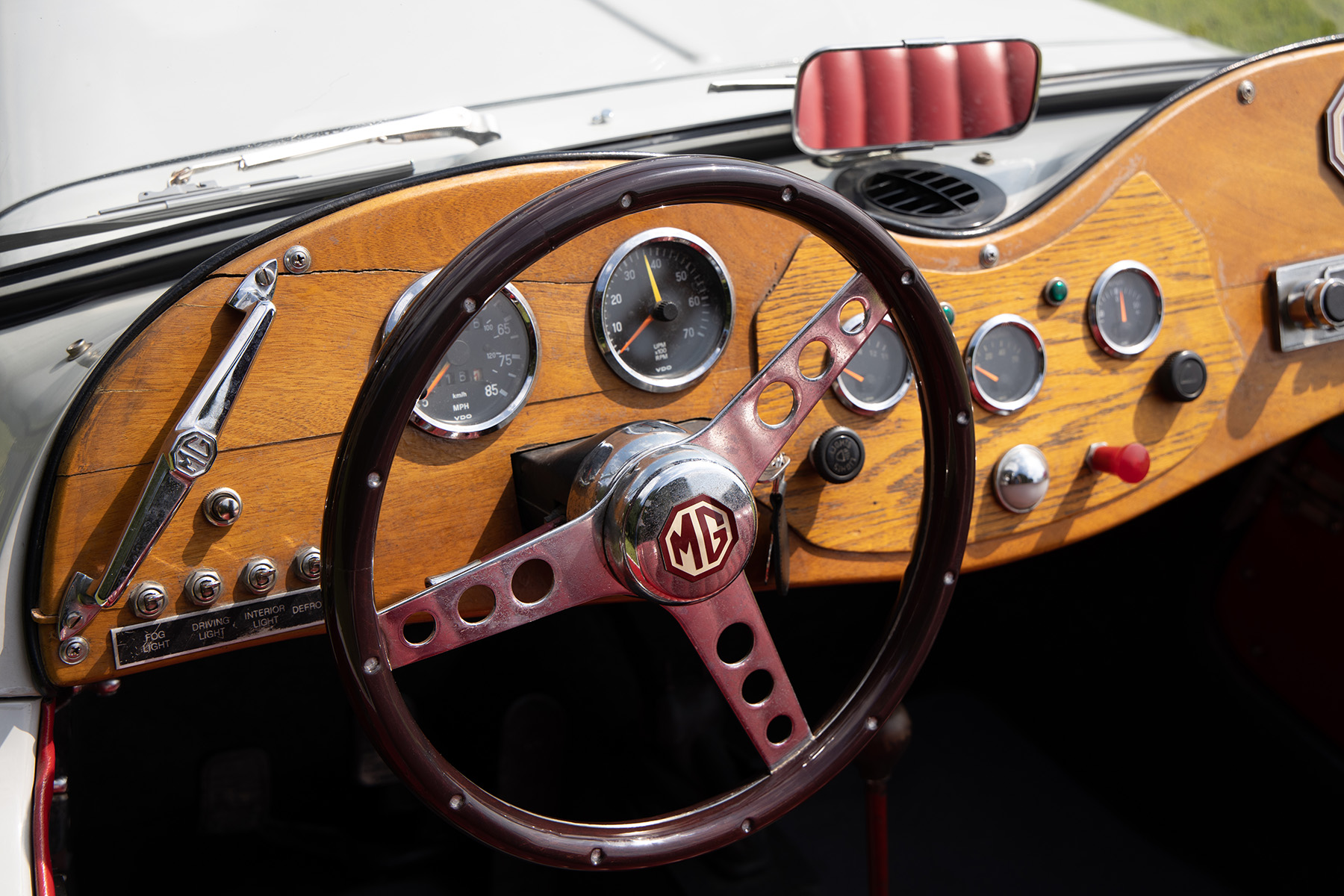 La dolce vita wedding car - Mg Td Roadster Midget